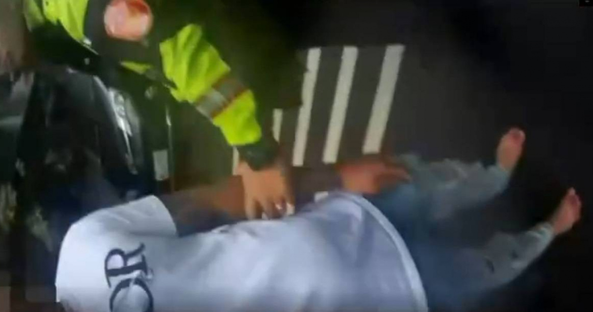 弘仁會幫眾成通緝犯！遇查緝滿身名牌赤腳狂奔 警百米衝刺逮人 | 社會 | CTWANT