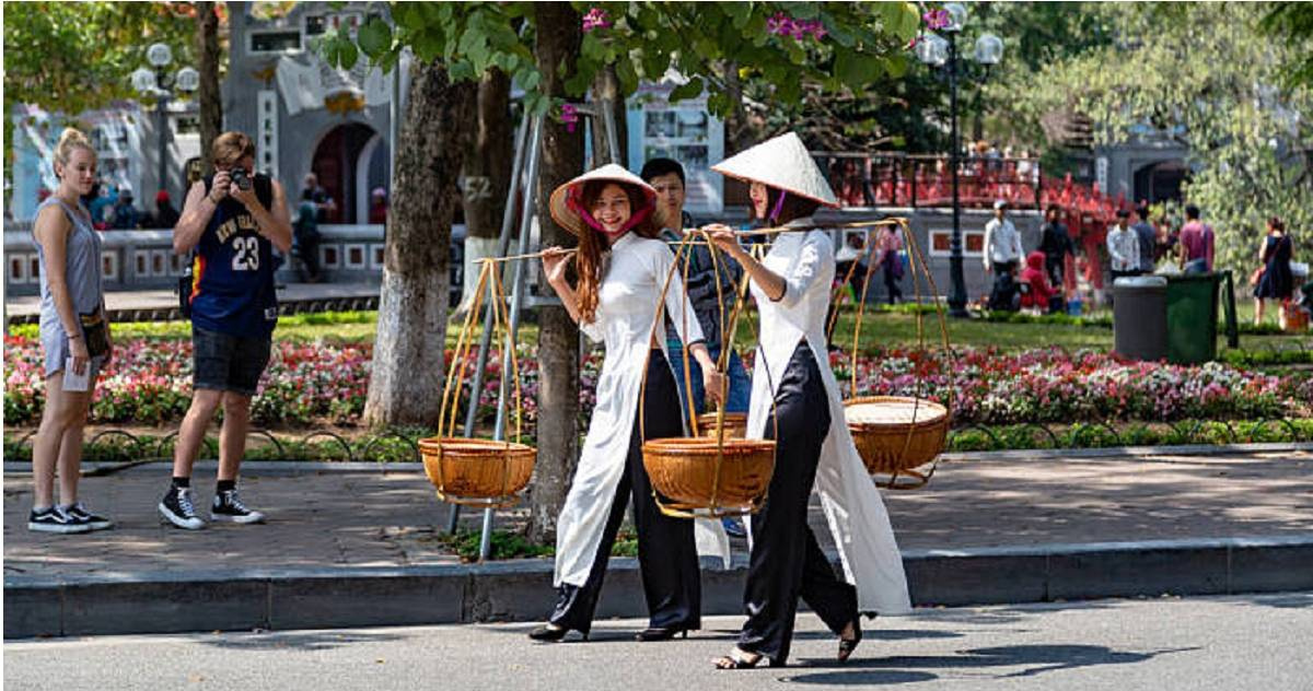台商尪出差1年「微信多200個越南妹」 她查勤崩潰：到底在搞什麼鬼 | 生活 | CTWANT
