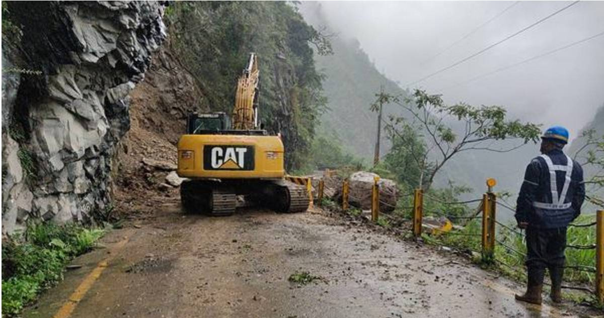 鋒面發威！中橫便道19.8K「搶修完又坍塌」 天候許可預計傍晚搶通放行 | 生活 | CTWANT