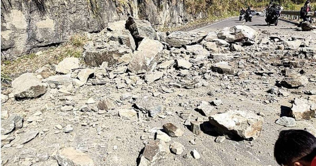 嘉義連震！阿里山公路大量落石掉落 驚悚畫面曝光 | 社會 | CTWANT