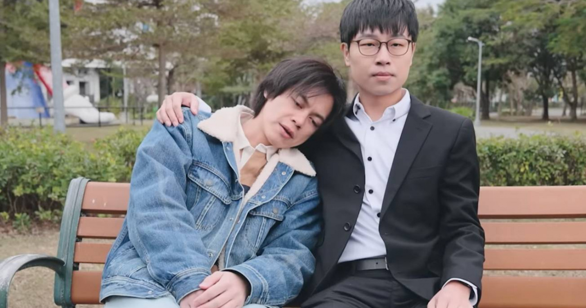 HowHow復刻BL劇 被「椅子咚」狂飄粉紅泡泡 | 娛樂 | CTWANT