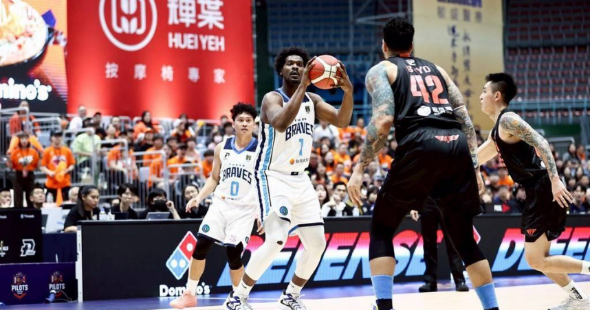 PLG／沃特斯末節狂進5顆三分球 富邦勇士86:83逆轉勝領航猿搶先聽牌 | 生活 | CTWANT