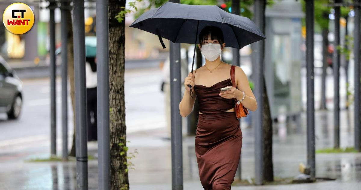 「梅花」恐增強為中颱…暴風圈擦陸？專家這樣說 這天起北部雨炸4天 | 生活 | CTWANT