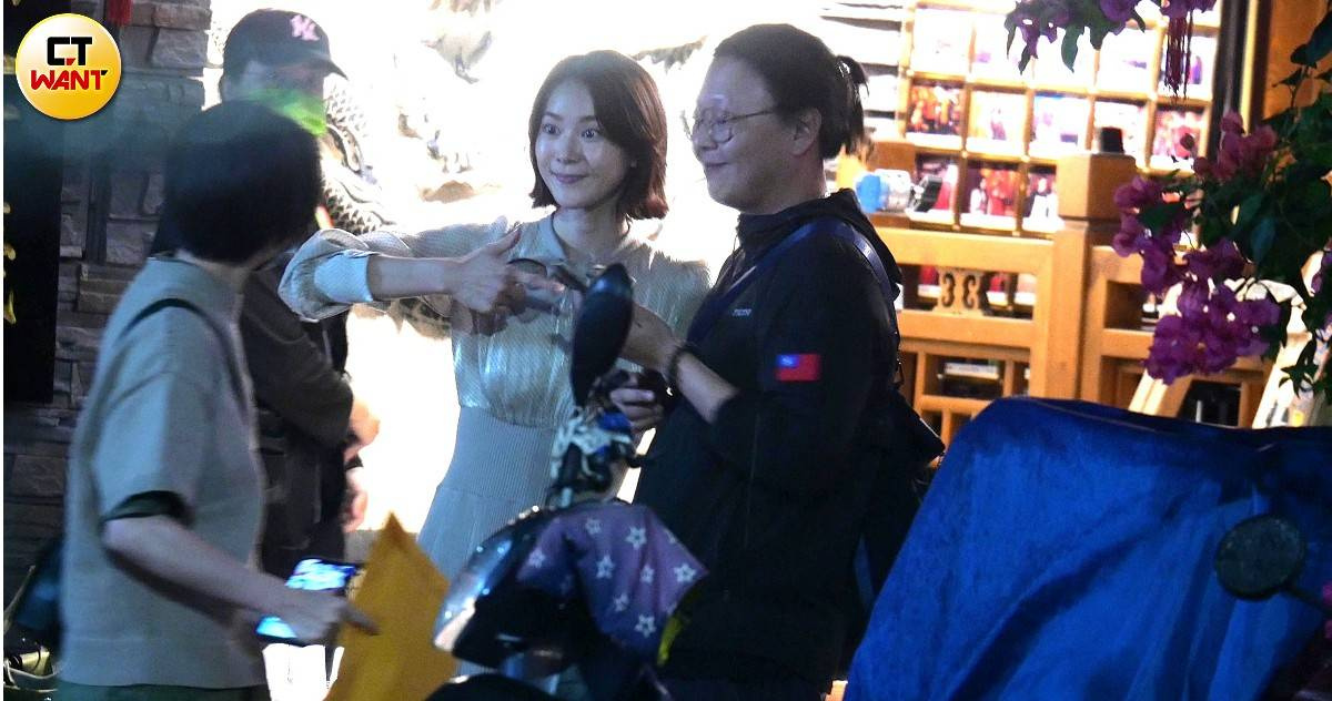 錯身舊愛1／鍾瑶「差點同框前任」面露尷尬狂揉小腹 吳慷仁探班巧妙閃開 | 娛樂 | CTWANT