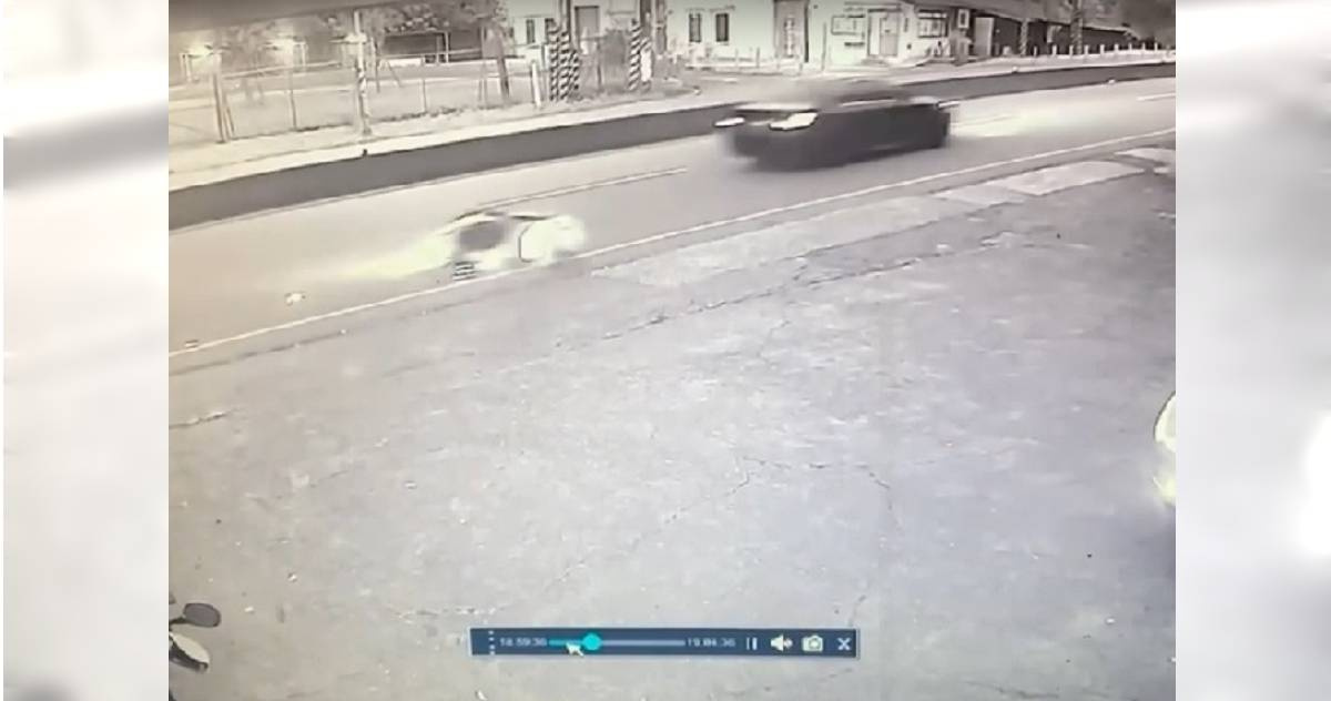 勇警噴飛還想站起畫面曝光！通緝犯遭攔查拒檢竟衝撞 淡水警赴基隆逮3嫌 | 社會 | CTWANT