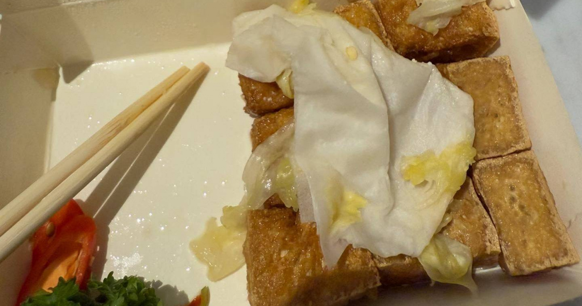 台中餐廳炸豆腐「泡菜混濕紙巾」 店家直呼「不可能」顧客怒批：推卸責任 | 生活 | CTWANT