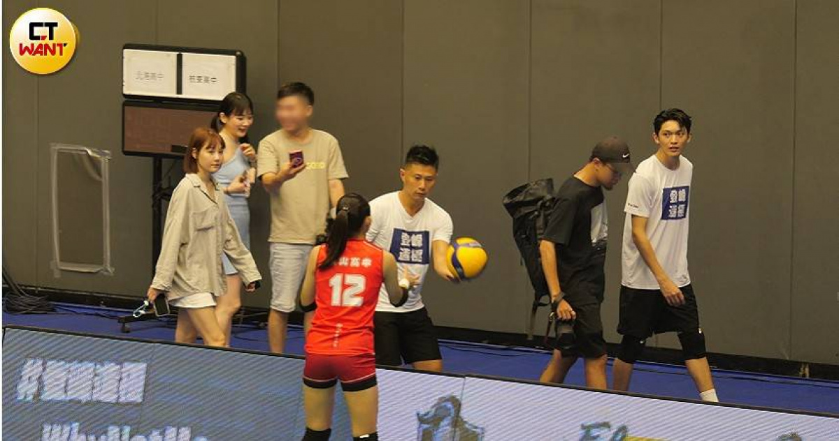 敲碗成功2／《全明星CP》靠團體聚會隱藏戀情 林輝瑝開車副駕駛座留給畇二 | 娛樂 | CTWANT