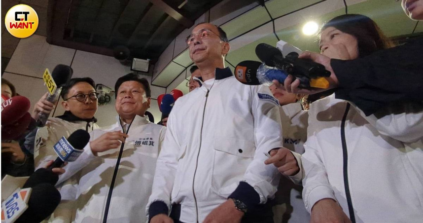 違反集會遊行法朱立倫到案說明 支持者加油聲離開將被函送北檢裁罰 | 政治 | CTWANT