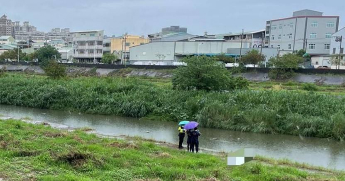 人形物體卡水中！台中旱溪撈出「女浮屍」全身腫脹 身分死因待查 | 社會 | CTWANT