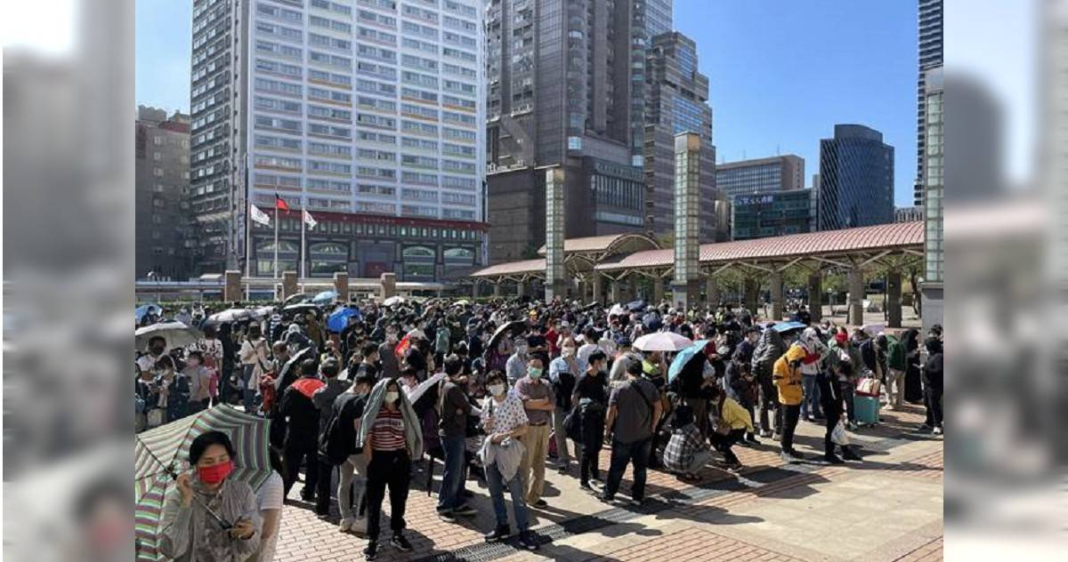 北車接種站最後一天人潮擠爆 逾1300人排隊領號碼牌 | 生活 | CTWANT