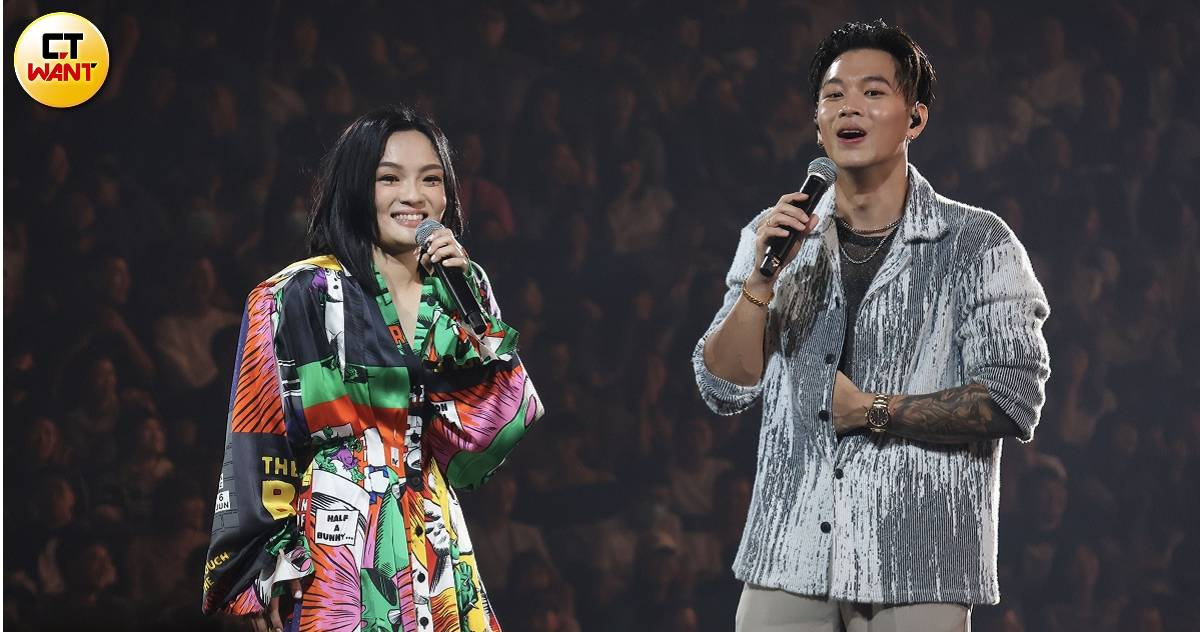 徐佳瑩攻蛋邀鮮肉男星合唱台上擁抱 搞笑喊話公婆「嘉賓很有才華」 | 娛樂 | CTWANT