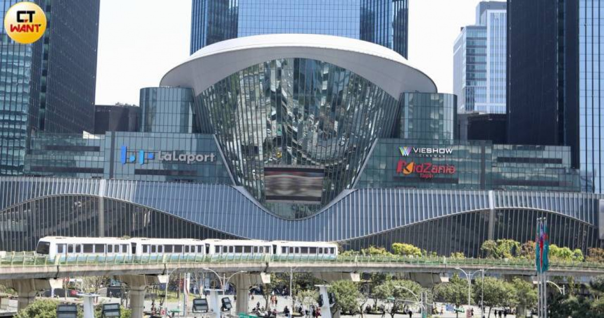 南港LaLaport才開幕1個多月 電梯停電「6人受困40分鐘」 | 社會 | CTWANT