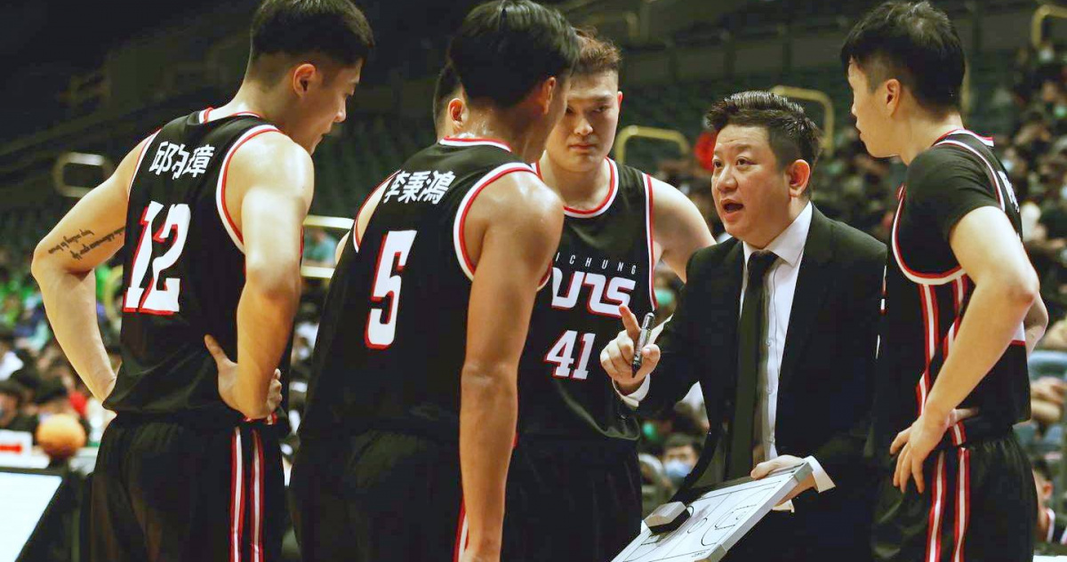 職籃欠薪1／TAT台灣隊遭控欠薪 魔獸、庫克都受害 | 政治 | CTWANT