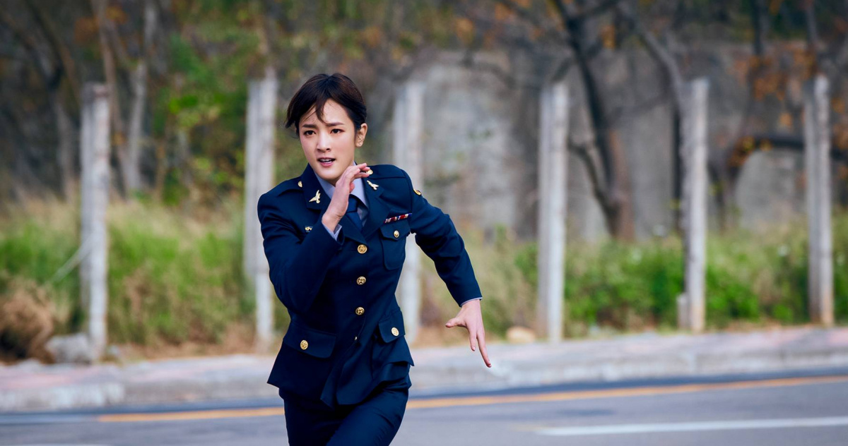 王淨當最美警花摔出鏡頭外 露美腿色誘遇冷風直發抖 | 娛樂 | CTWANT