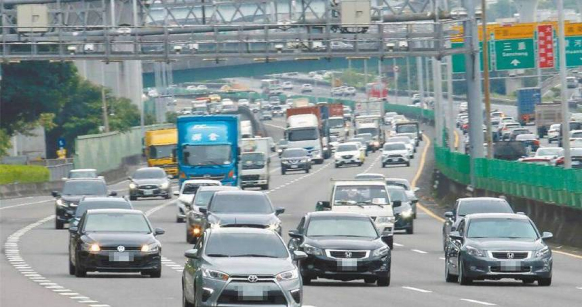 國道現假期車潮！週日「壅塞路段」出爐 出發時間建議在此 | 生活 | CTWANT