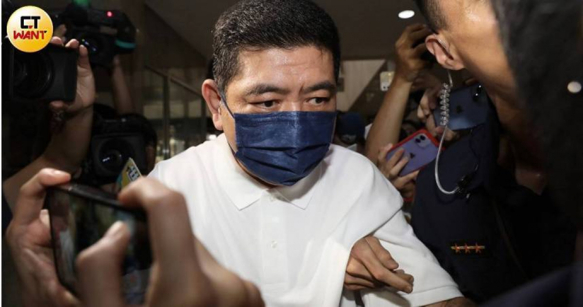 遭10多女控性侵 NONO「7案纏身」現身士林地檢署…近照曝光 | 娛樂 | CTWANT