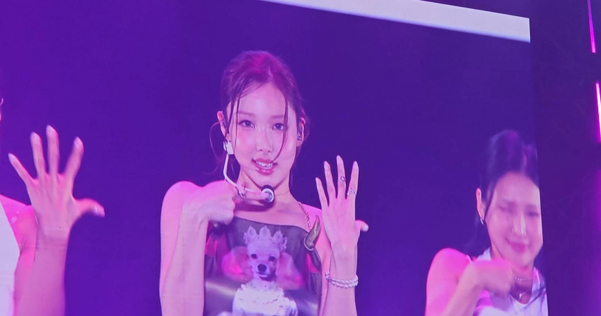 TWICE娜璉性感肚兜露美背火辣開唱 劇透新歌舞蹈「11月和成員一起來」 | 娛樂 | CTWANT