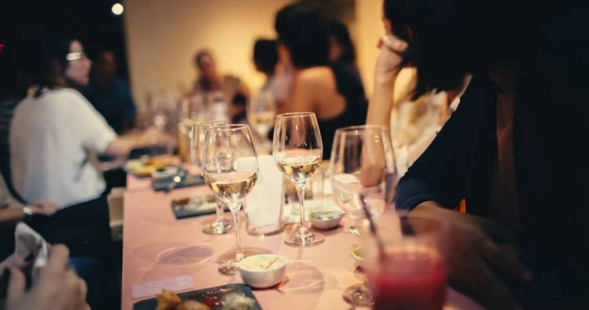 投信公司尾牙送員工「每人一支 iPhone 17 Pro Max」 網羨慕：還缺人嗎 | 生活 | CTWANT