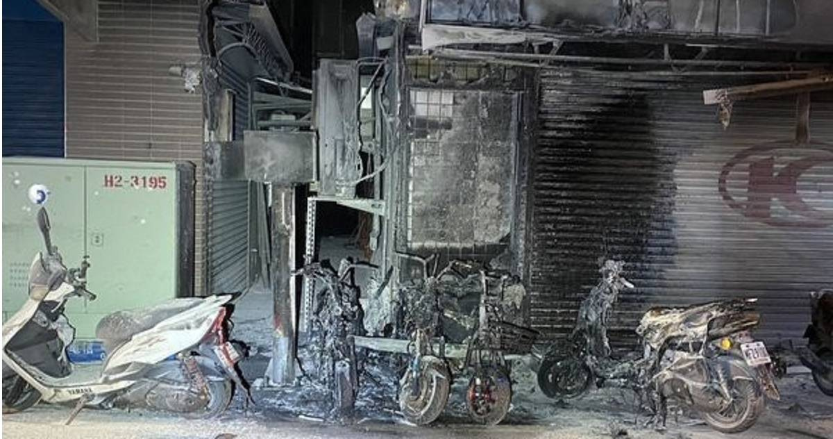 凌晨惡火突襲新莊街頭！電動車爆燃波及8車 街坊驚醒逃生 | 社會 | CTWANT