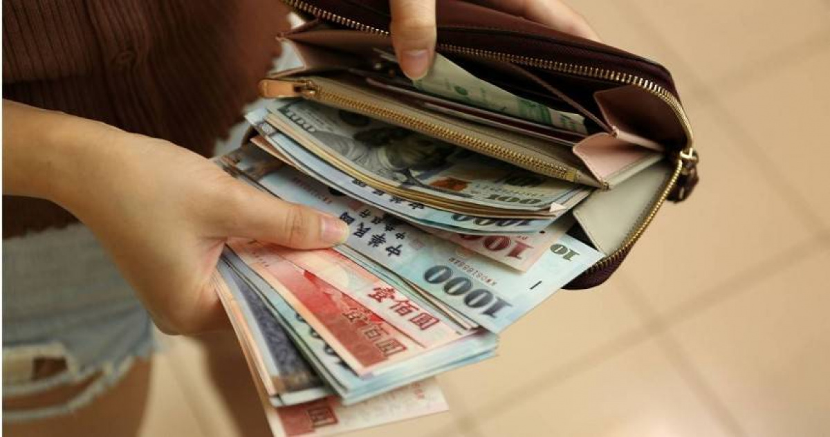 年輕時給孝親費「毀掉人生」？ 兩派戰翻：這1行為才是 | 生活 | CTWANT