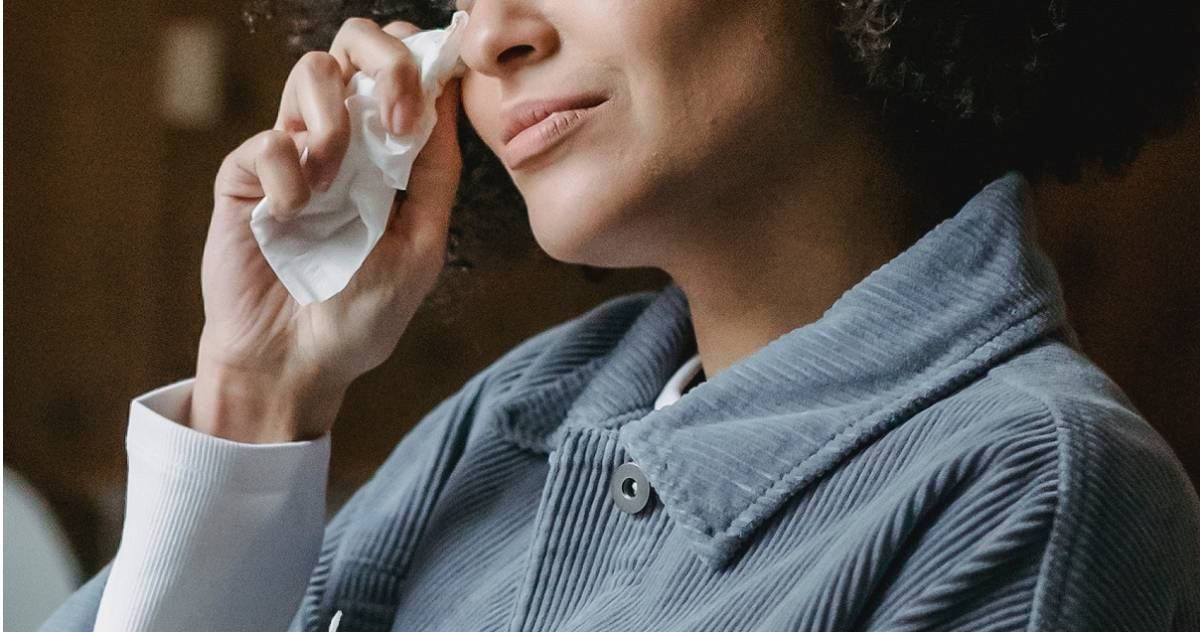 近1月沒親密行為 她見男友手機出現「與閨蜜大玩3P影片」崩潰 | 生活 | CTWANT