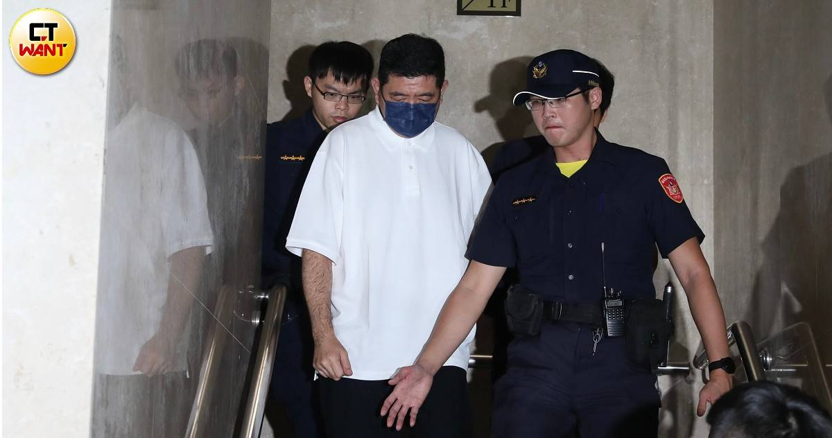 NONO速籌50萬 白衣女子赴北檢辦保 | 娛樂 | CTWANT