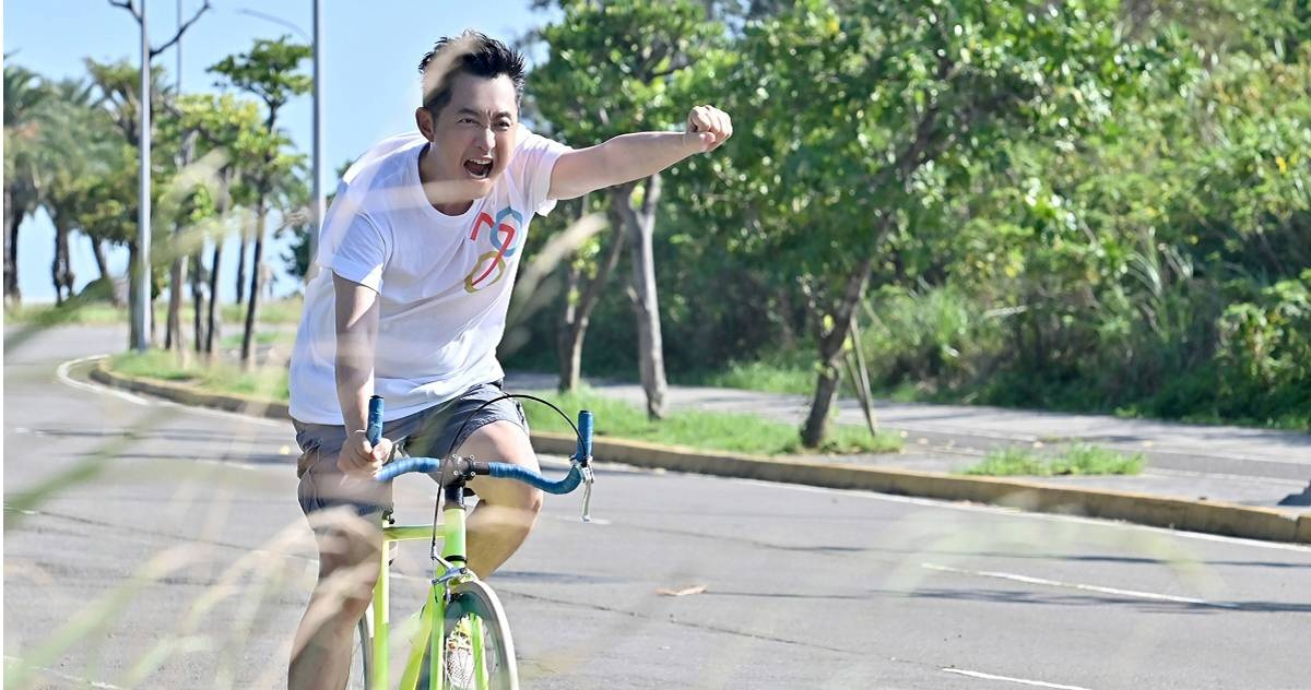 庾澄慶完成單車環島夢 連騎3小時大喊「快中暑」 | 娛樂 | CTWANT