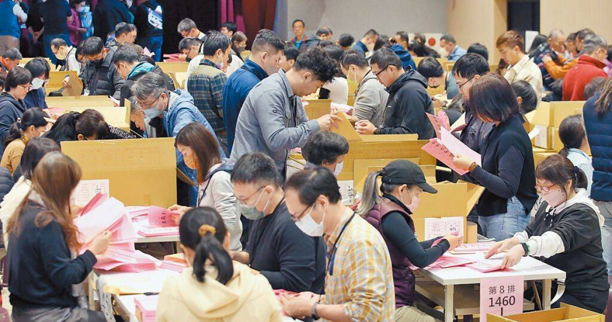 今投票！這「三寶」不能忘 中選會：LINE、臉書等社群軟體拉票都觸法 | 政治 | CTWANT