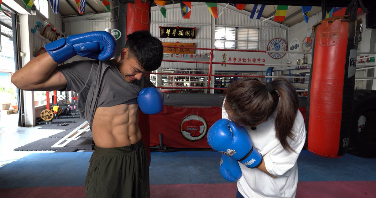 拳擊手甘家葳大秀冰塊腹肌 小8曝線條迷人「跟迷宮一樣」 | 娛樂 | CTWANT