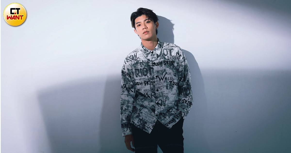 嘔像男團1／陳峻廷醉後失態全被拍 「綜合火鍋料」隨手丟路邊 | 娛樂 | CTWANT