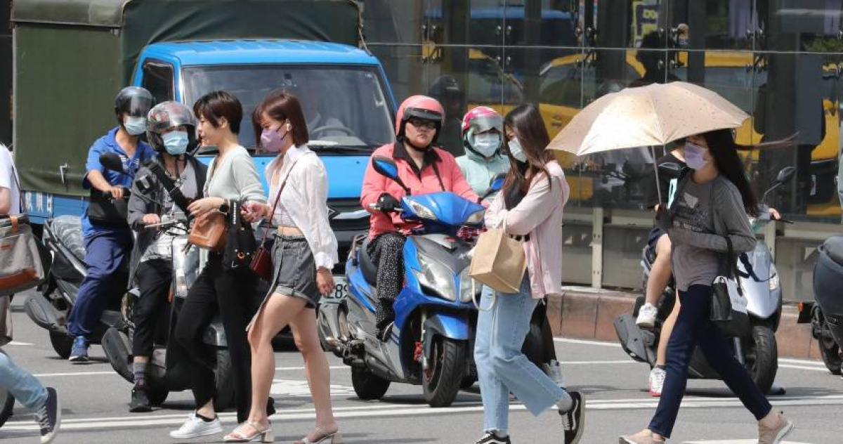 今各地高溫！明鋒面通過 北部開始轉涼 | 生活 | CTWANT