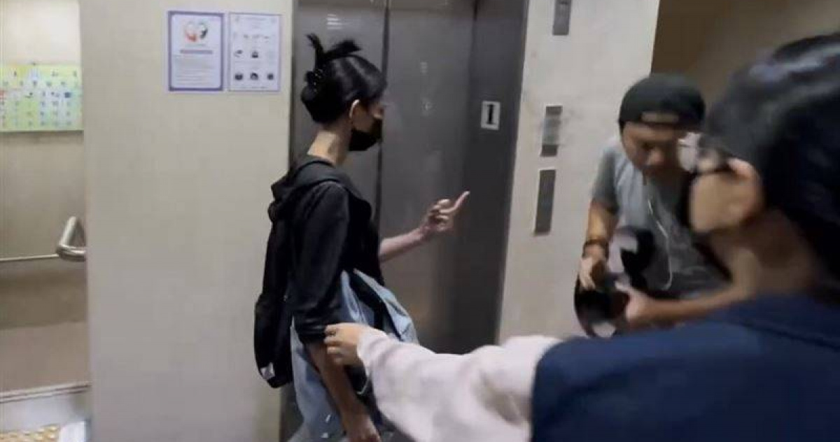 北檢再約談16人 柯市府行程秘書被傳作證「竟比中指」 | 政治 | CTWANT