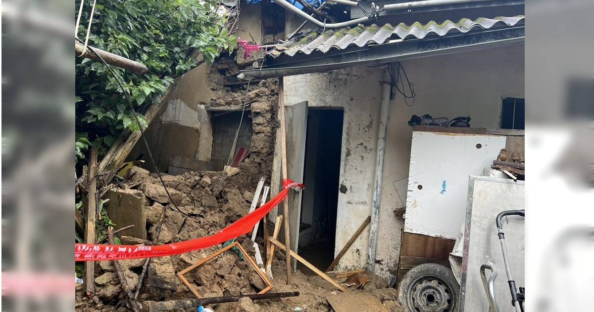 連日豪雨！新竹香山元培街土牆倒塌 2戶10人緊急安置 | 生活 | CTWANT