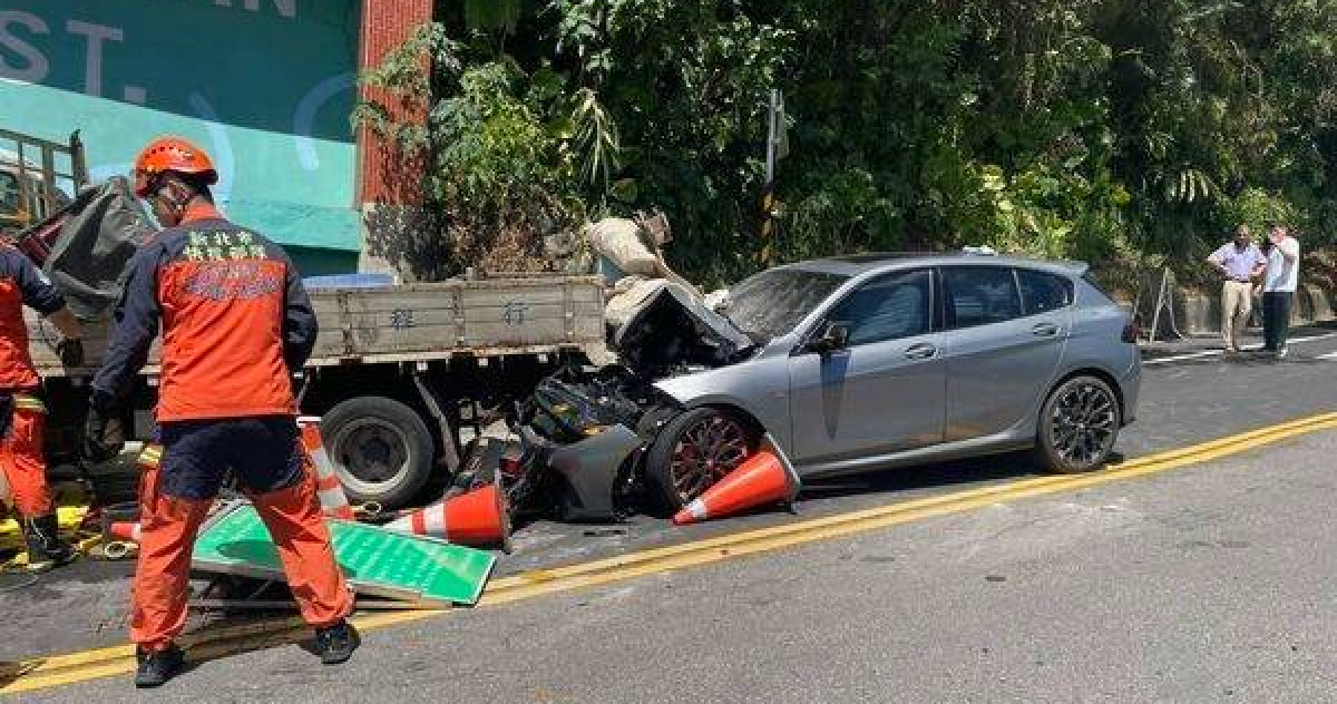 新店BMW疑競速失控猛撞工區 釀1死2傷慘劇現場曝光 | 社會 | CTWANT
