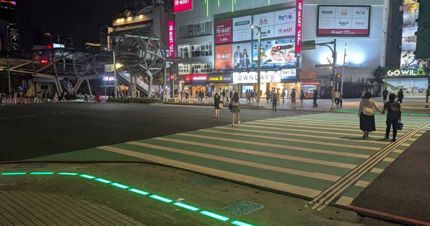新北試辦「行人地面警示燈」 結合LED地磚與行人號誌同步變色 | 生活 | CTWANT